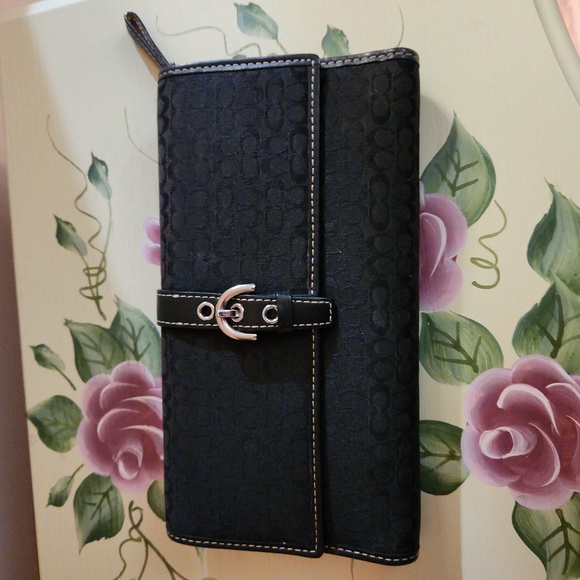 Coach | Bags | Euc Vintage Coach Wallet | Poshmark